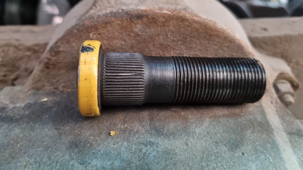 Does it make sense to Repair a damaged wheel stud or wheel bolt?